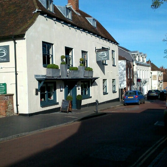 The Swan - Gastropub in West Malling