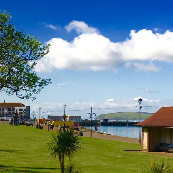 Largs - 3 tips from 444 visitors