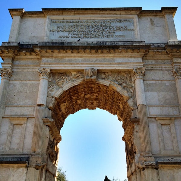 Arco di Tito - Monument / Landmark in Roma