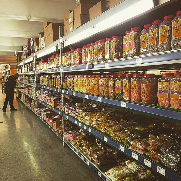 Makro - Warehouse Store in Charlton