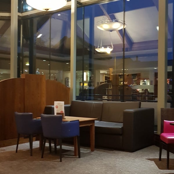 Holiday Inn Bolton Centre - 10 tips from 230 visitors