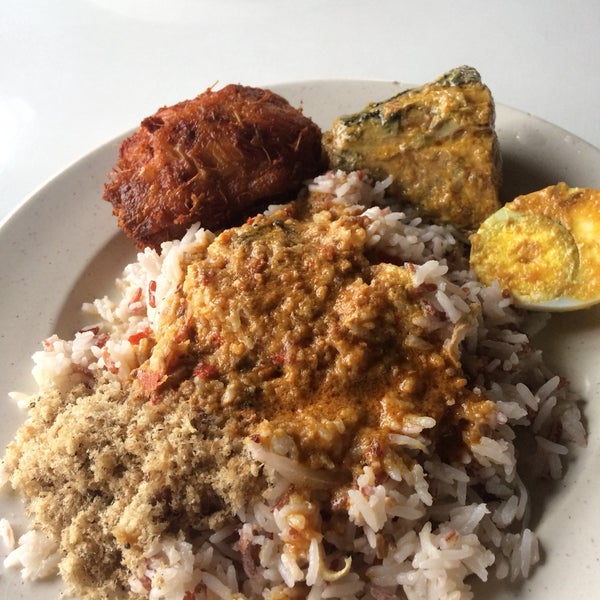 Nasi Kerabu Golok (Kak Jah) - Asian Restaurant in Machang