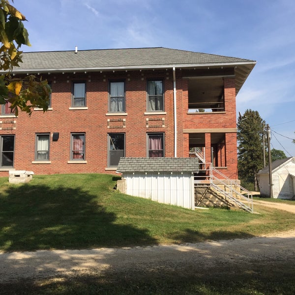 Edinburgh Manor - Scotch Grove, IA