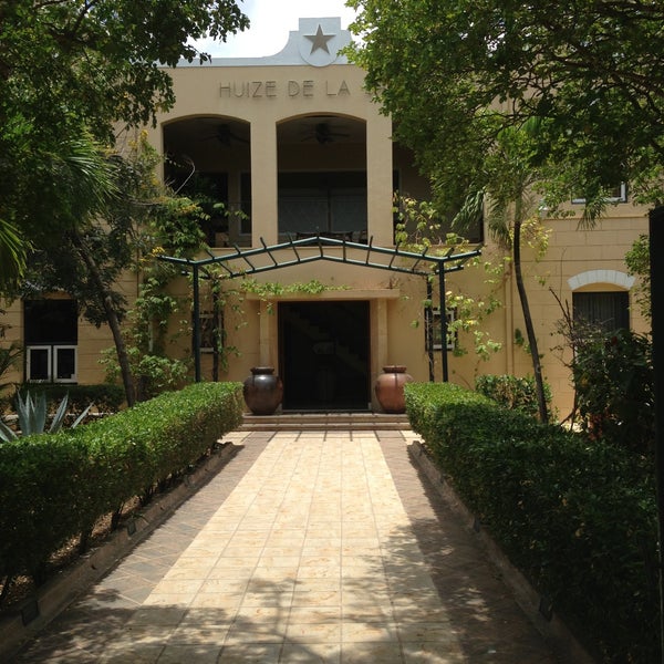 University Of Aruba - Irausquinplein 4