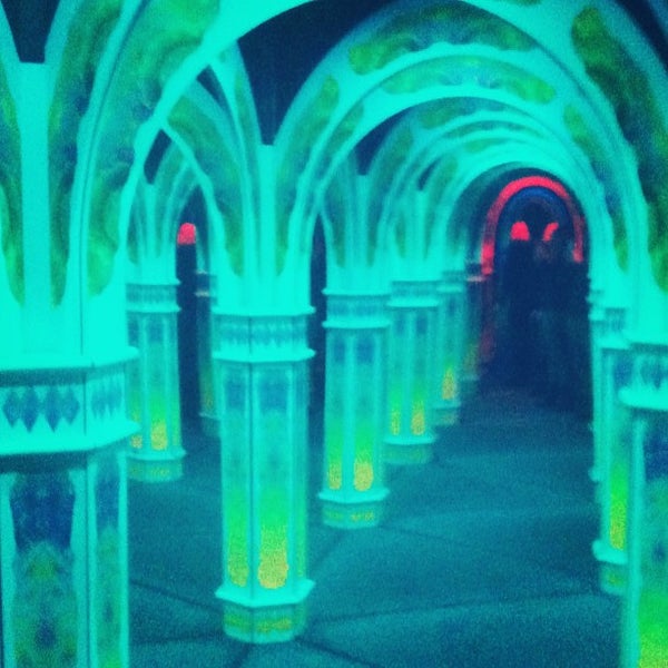 Magowan's Infinite Mirror Maze - General Entertainment in Fishermans Wharf