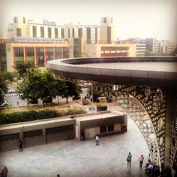 HUDA City Centre Metro Station - Train Station