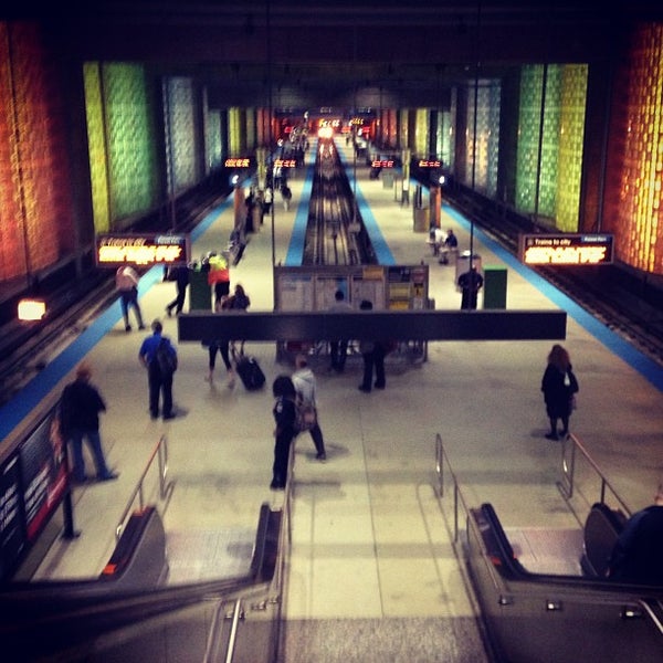 Airport Transit System (ATS) - Airport Tram in Chicago