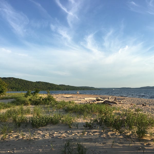 Sand Point Beach - Beach in Munising