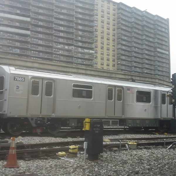 MTA - New York City Transit - Pitkin Yard - Building in Brooklyn