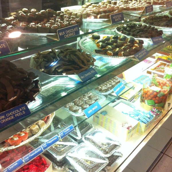 The Fudge Pot - Old Town - 1532 N Wells St