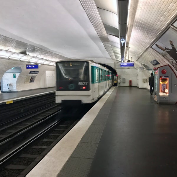 Métro Edgar Quinet [6] - Metro Station in Montparnasse