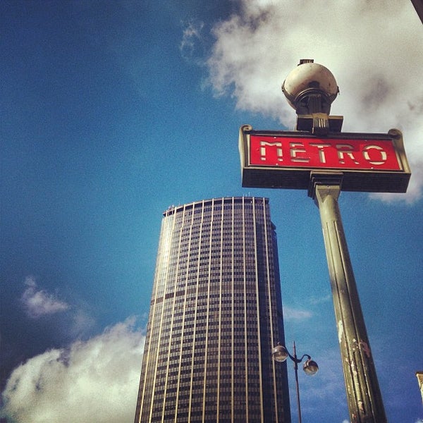 Métro Edgar Quinet [6] - Metro Station in Montparnasse
