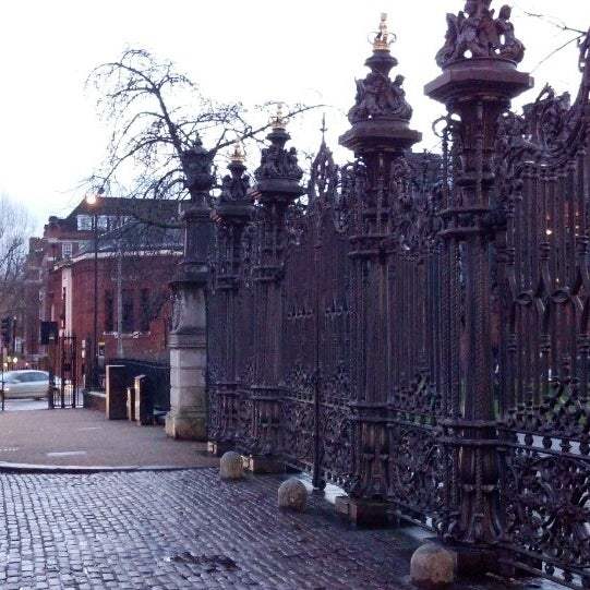 Alexandra Gate - Knightsbridge and Belgravia - 183 visitors