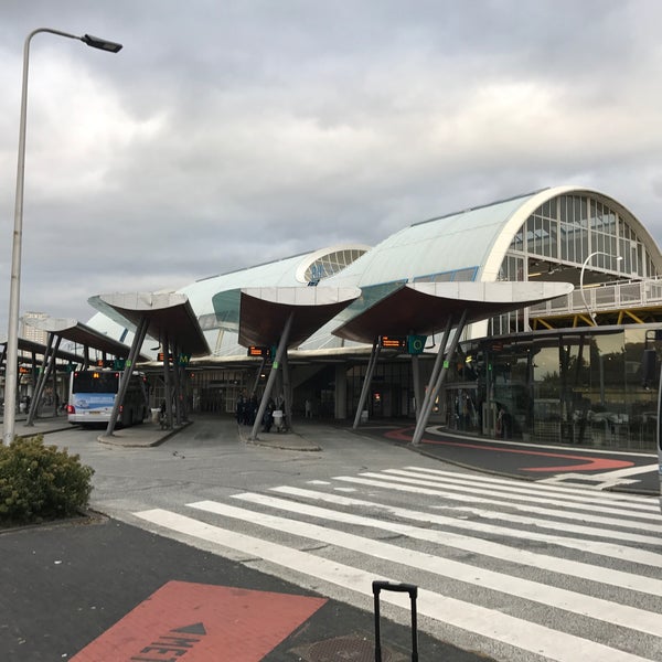 Metrostation Spijkenisse Centrum - Metro Station in Spijkenisse