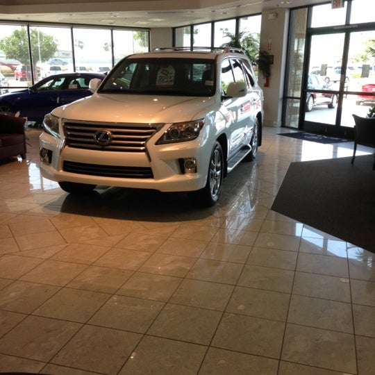 Crown Lexus - Auto Dealership