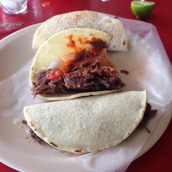 Tacos Mañaneros El Pozo - Taco Place