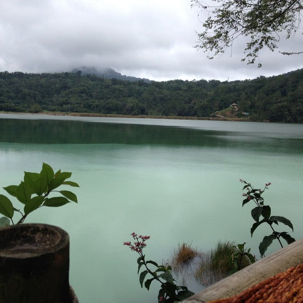 Danau Linow - Lake in Tomohon