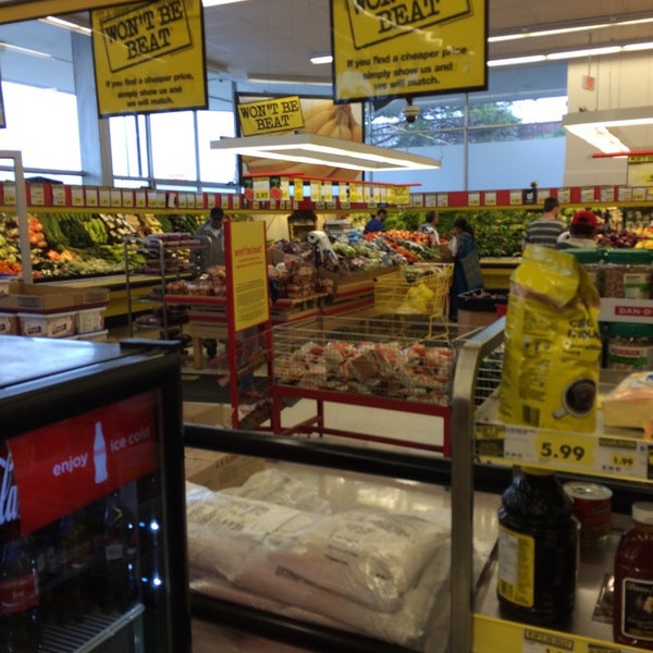 Rob's No Frills - Grocery Store in Scarborough