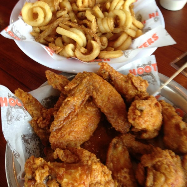 Hooters - Southeast Jacksonville - Jacksonville, FL