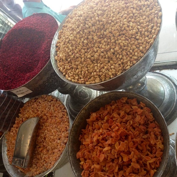 Photos at Tavazo Asl Nuts & Fruits | آجیل و خشکبار تواضع اصل - Candy ...