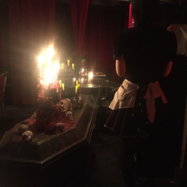 Vampire Cafe - French Restaurant in 銀座