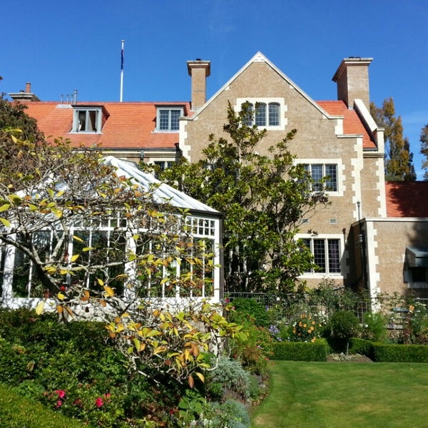 Olveston House - 42 Royal Tce