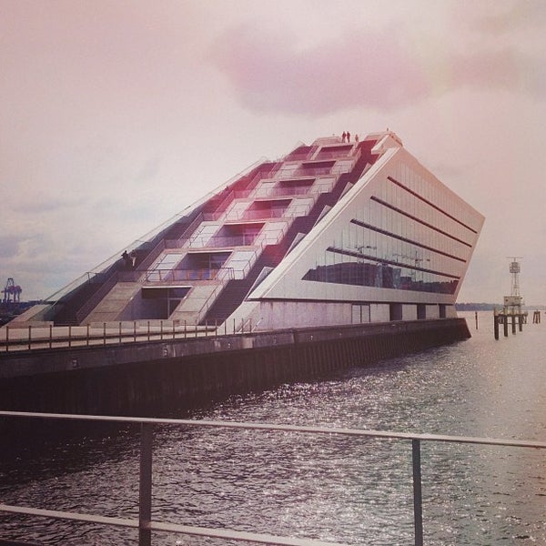 Dockland - Building in Altona