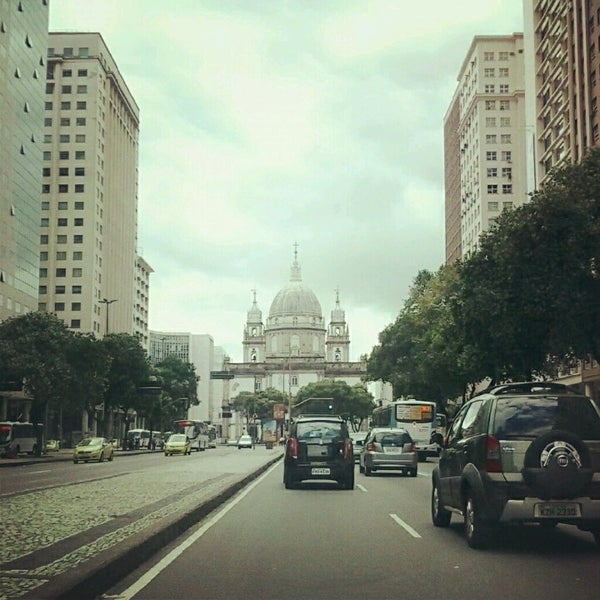 Avenida Presidente Vargas - Road in Centro
