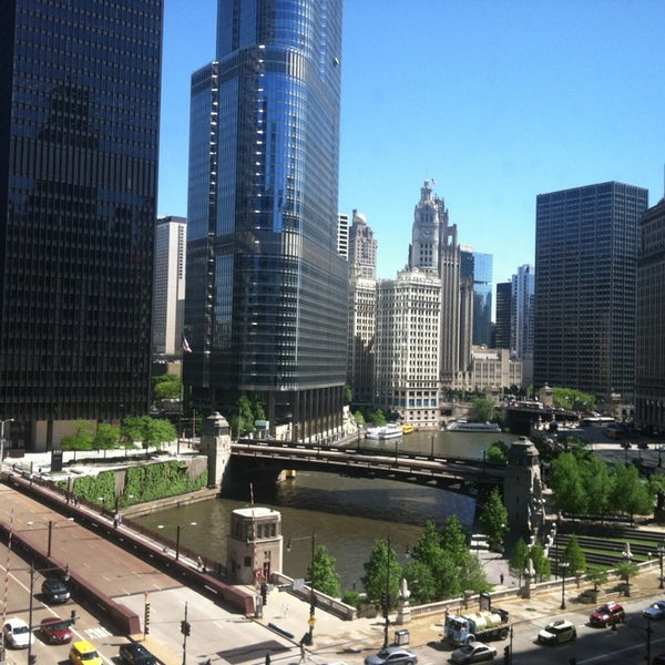 Renaissance Chicago Downtown Hotel - The Loop - 1 West Upper Wacker Drive