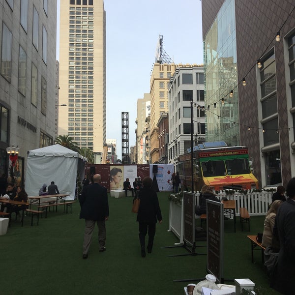 Off The Grid: Stockton Winter Walk - Downtown San Francisco-Union ...