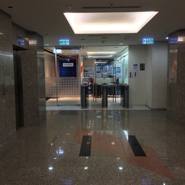 อาคารหะรินธร (Harindhorn Building) - สีลม - บางรัก, กรุงเทพมหานคร