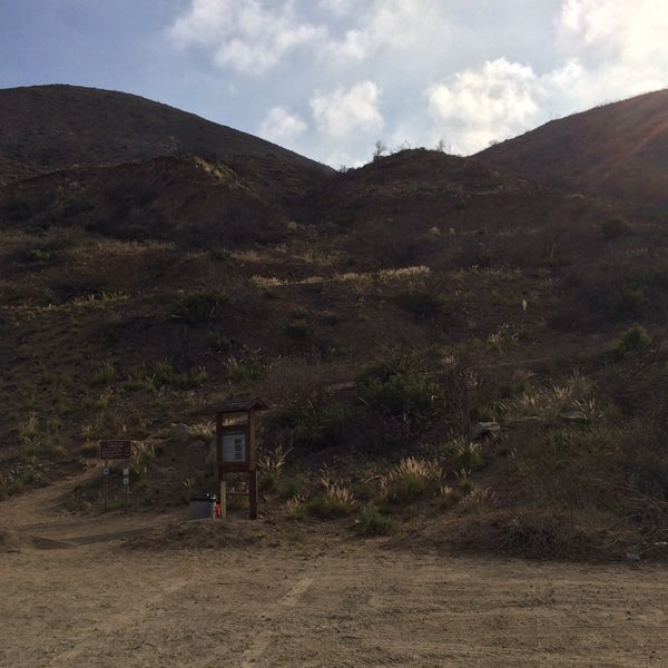 Chumash Trailhead - Trail
