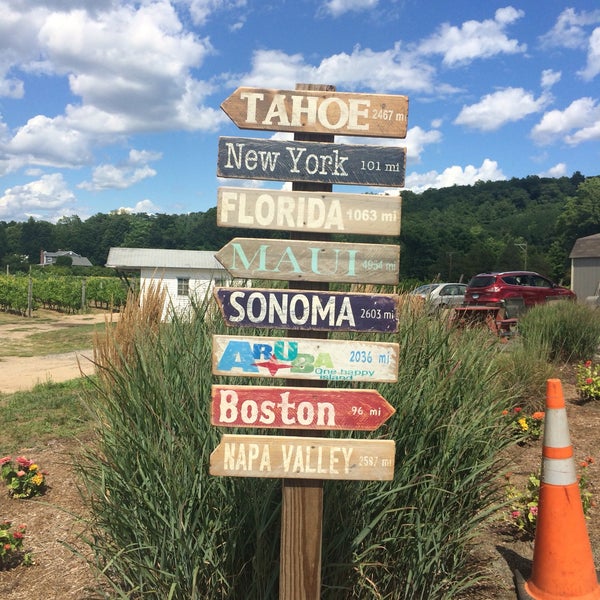 Rosedale Farms & Vineyards - Farm in Simsbury