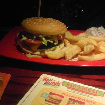 Red Robin Gourmet Burgers - 30 tips