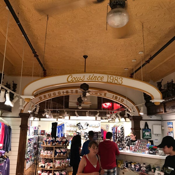 COWS Queen Street - Ice Cream Shop