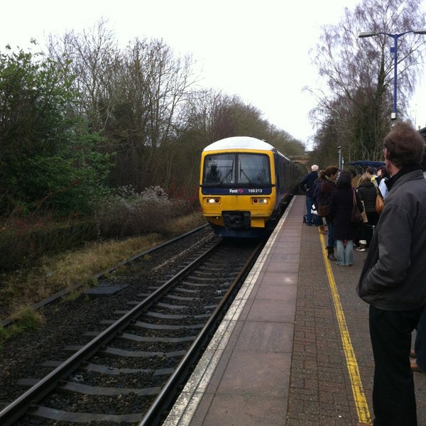 Hanborough Railway Station (HND) - Train Station in Oxfordshire