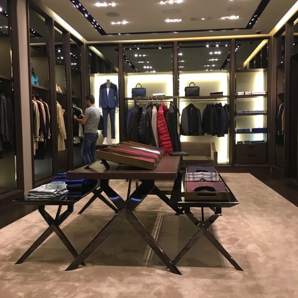 Burberry - Clothing Store in Paris