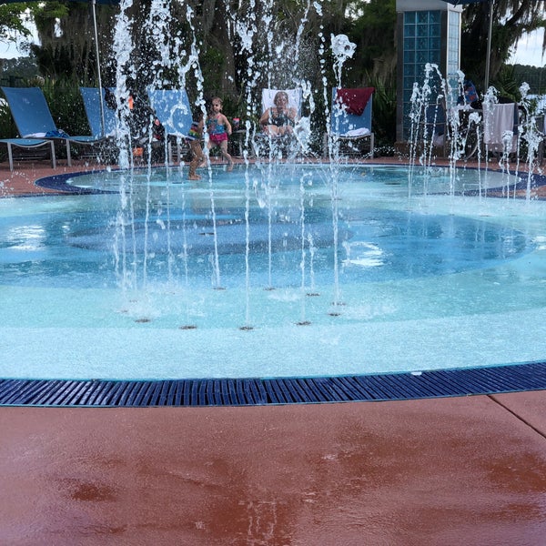Bay Cove Pool - Disney's Contemporary Resort - 9 tips