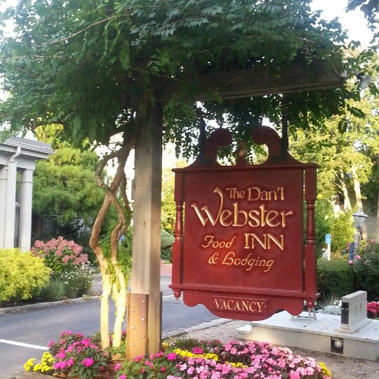 The Dan'l Webster Inn & Spa - 149 Main St