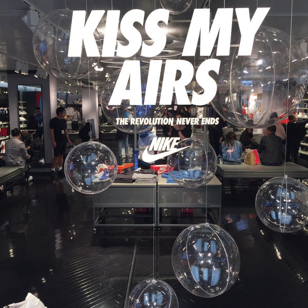 Nike Kicks Lounge - Sporting Goods Shop in Hong Kong 香港