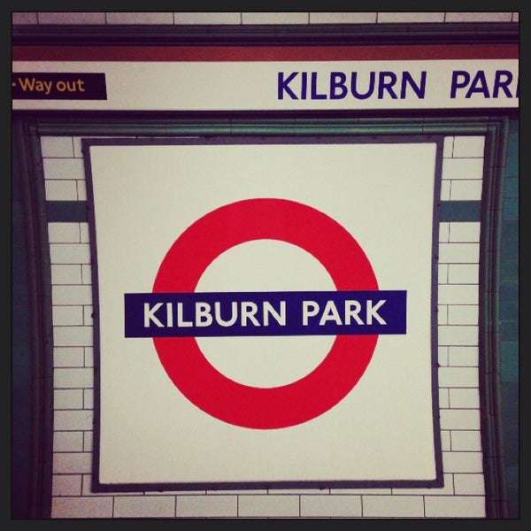 Kilburn Park London Underground Station - Metro Station in London