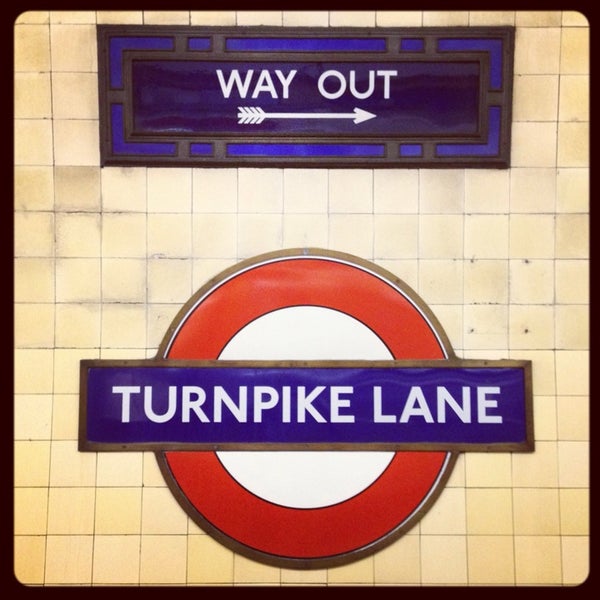 Turnpike Lane London Underground Station - Metro Station in Harringay