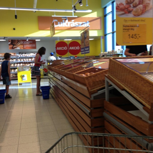TESCO Extra - Grocery Store in Debrecen