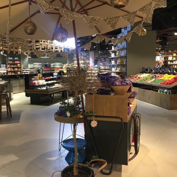 Fresh Food Market - Point 90 Mall