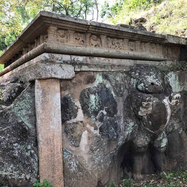 Mihinthale Rock - Temple