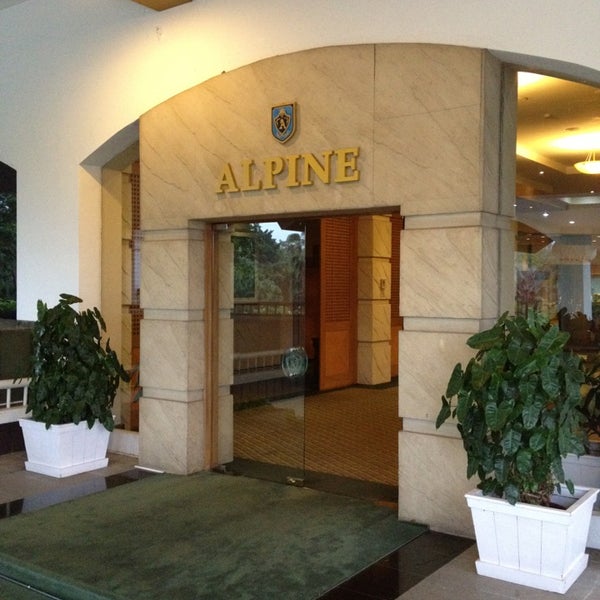 Alpine Golf Club - Golf Course