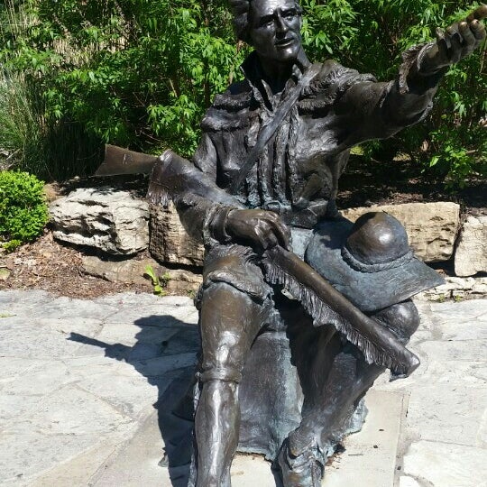 Daniel Boone Statue - Saint Charles - 2 tips