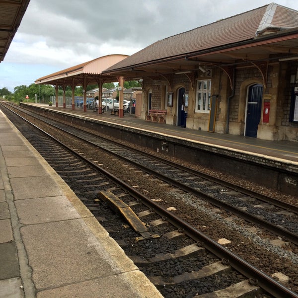 Yatton Railway Station (YAT) - Train Station