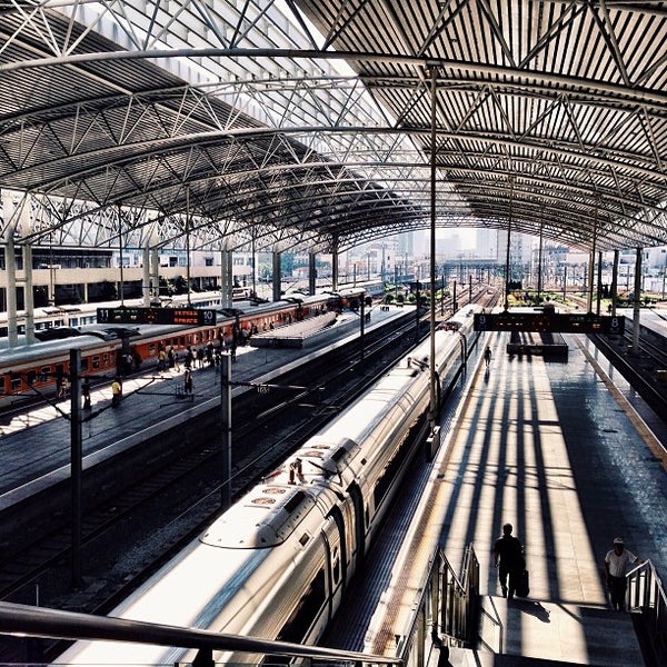 上海站 | Shanghai Railway Station - Zháběi - 80 tips from 6263 visitors