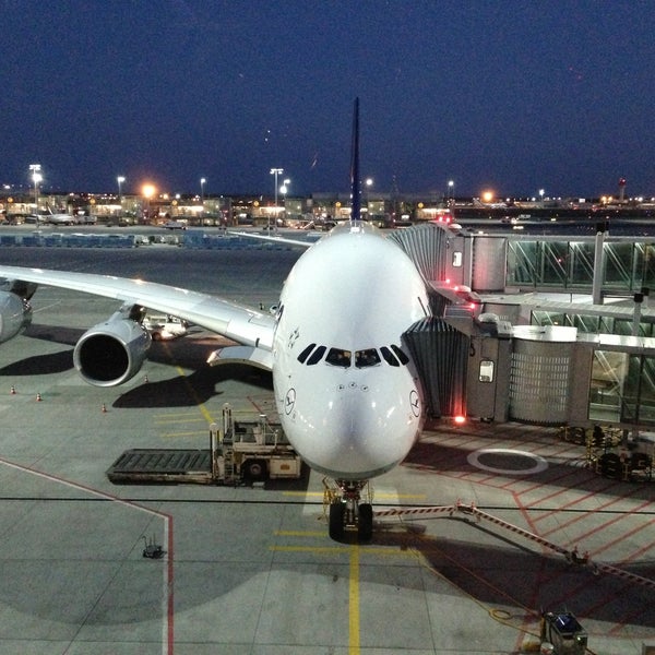 Lufthansa Flight LH 572 - Flughafen - 3 tips from 137 visitors